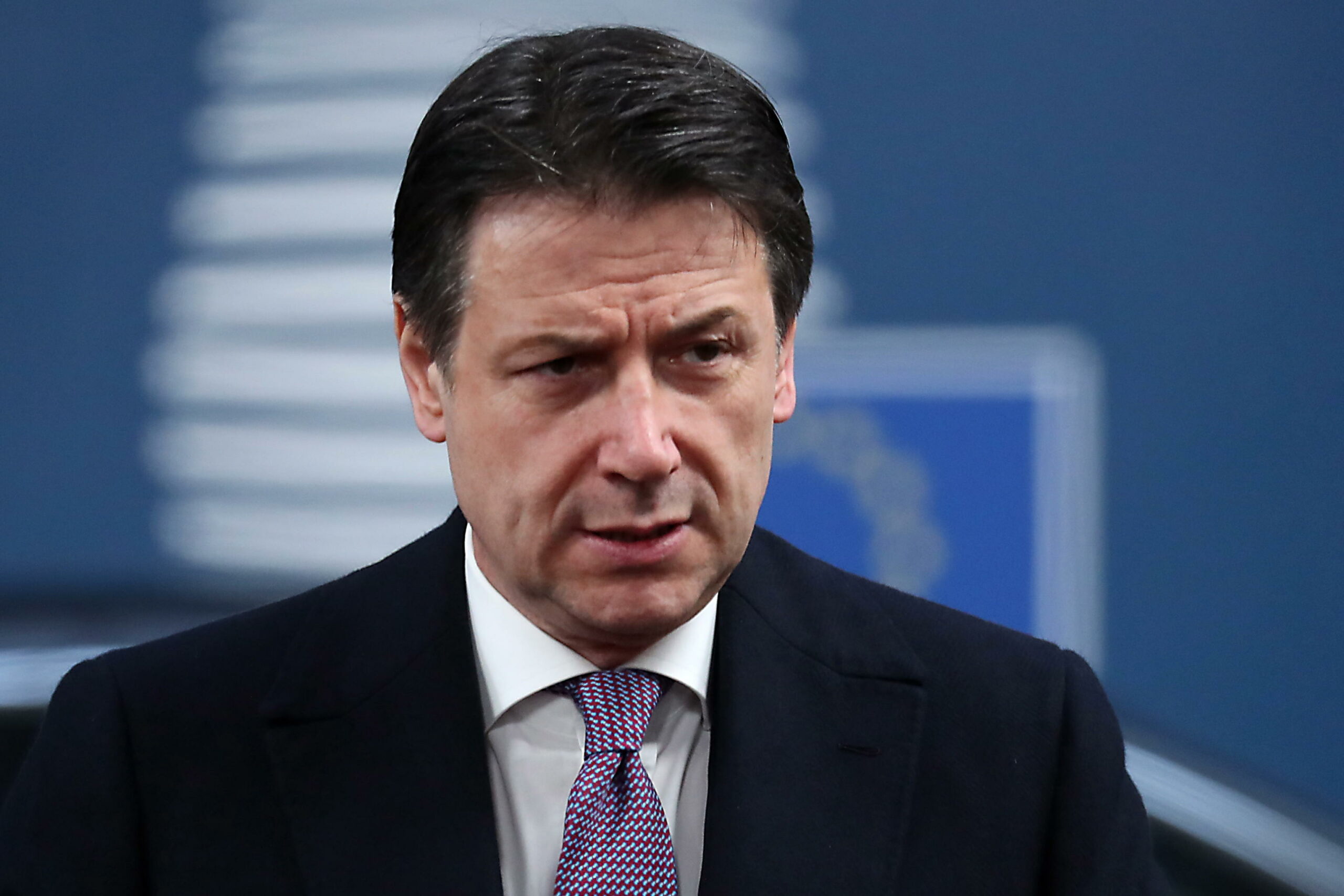 "Mi pento": il passo indietro di Giuseppe Conte fa discutere